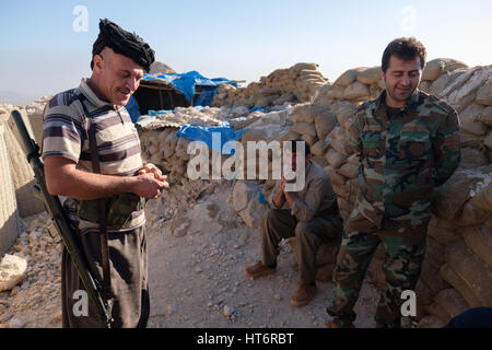 Kudish Peshmerga fighters on the front line with isis during Mosul ...