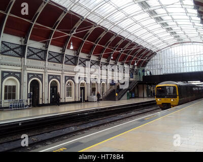 GWR train at Paddington Station, mainline terminus of the Great Western ...