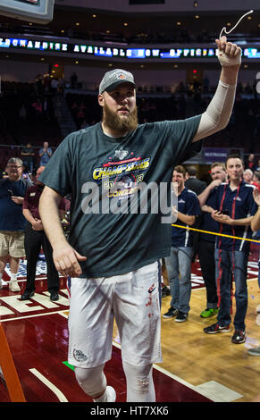Gonzaga center Przemek Karnowski (24) shoots against San Francisco ...