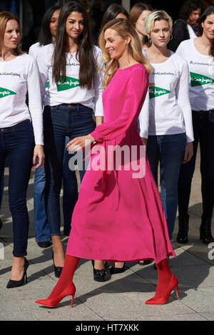 Model Valentina Zelyaeva presents " Ya es primavera " campaign ...