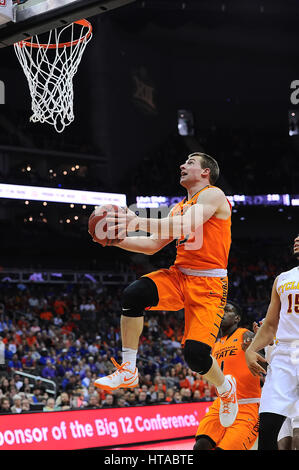 Oklahoma State guard Phil Forte (13) shoots in front of Baylor forward ...