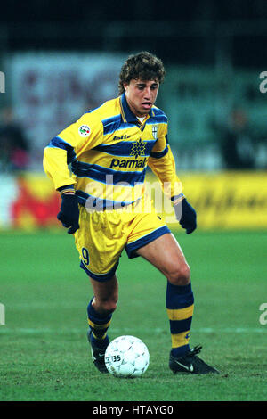 HERNAN CRESPO PARMA FC 07 February 1999 Stock Photo - Alamy