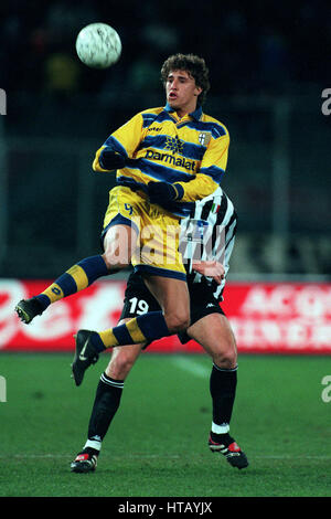 HERNAN CRESPO PARMA FC 07 February 1999 Stock Photo - Alamy