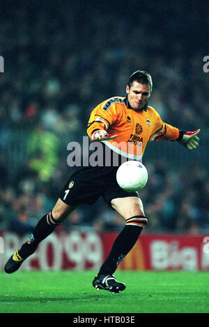 SANTIAGO CANIZARES VALENCIA CF 27 February 1999 Stock Photo - Alamy
