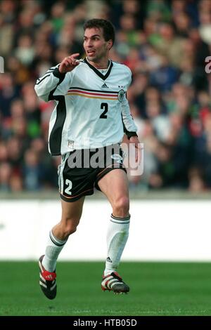 MARKUS BABBEL BAYERN MUNCHEN FC 27 August 1998 Stock Photo - Alamy