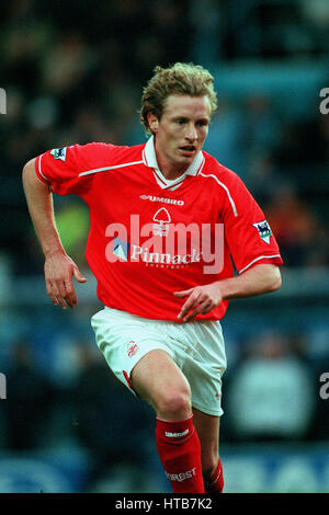 SCOT GEMMILL NOTTINGHAM FOREST FC 02 January 1998 Stock Photo - Alamy
