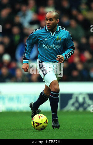 RICHARD EDGHILL MANCHESTER CITY FC 20 November 1995 Stock Photo - Alamy