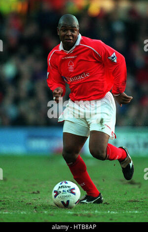 DES LYTTLE NOTTINGHAM FOREST FC 10 January 1999 Stock Photo - Alamy