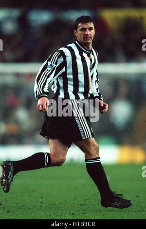 GARY SPEED NEWCASTLE UNITED FC 06 February 1999 Stock Photo - Alamy