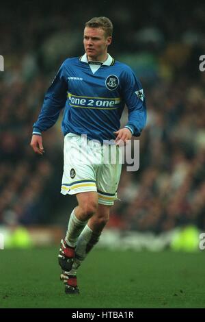 MICHAEL BALL . EVERTON FC 15 August 1998 Stock Photo - Alamy