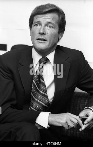 ROGER MOORE British actor in Stockholm for the launch of the James Bond ...