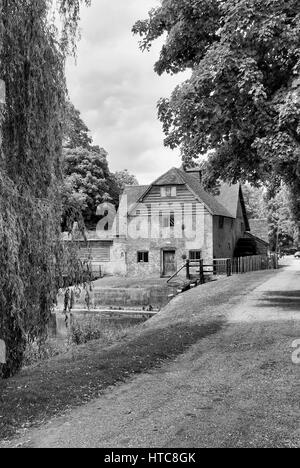 Mapledurham Water Mill, Oxfordshire, England Stock Photo - Alamy