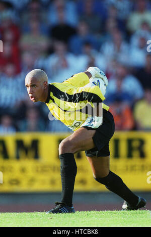 LUDOVIC ROY ST MIRREN FC 12 July 1999 Stock Photo - Alamy