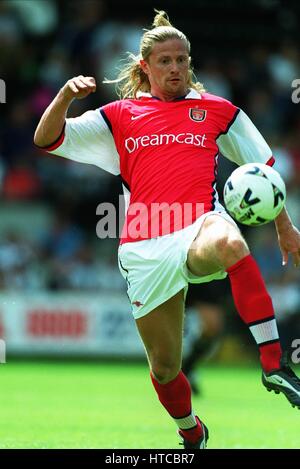 EMMANUEL PETIT ARSENAL FC 15 July 1999 Stock Photo - Alamy