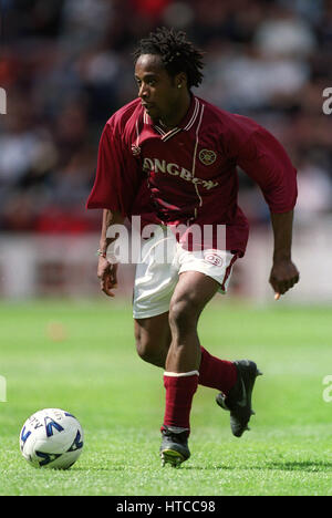 JOSE QUITONGO HEART OF MIDLOTHIAN FC 07 February 1999 Stock Photo - Alamy