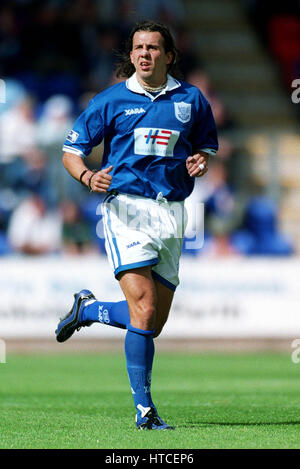 NICK DASOVIC ST JOHNSTONE FC 14 August 1999 Stock Photo - Alamy
