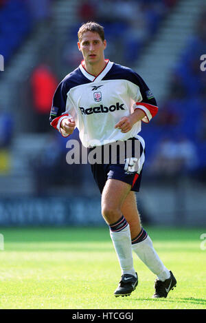 ROB ELLIOT BOLTON WANDERERS FC 02 April 2000 Stock Photo - Alamy