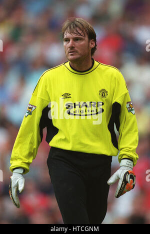 MASSIMO TAIBI MANCHESTER UNITED FC 11 September 1999 Stock Photo - Alamy