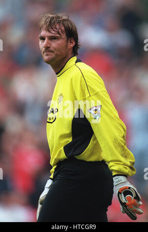 MASSIMO TAIBI MANCHESTER UNITED FC 11 September 1999 Stock Photo - Alamy