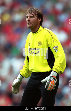 MASSIMO TAIBI MANCHESTER UNITED FC 11 September 1999 Stock Photo - Alamy