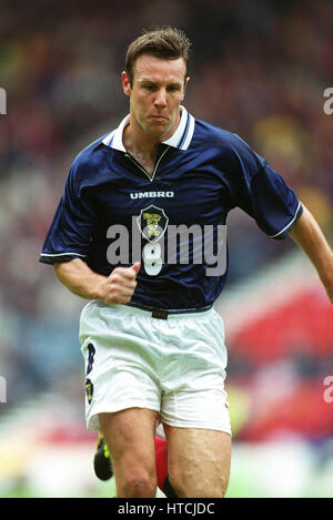 CRAIG BURLEY SCOTLAND & GLASGOW CELTIC FC 02 July 1998 Stock Photo - Alamy