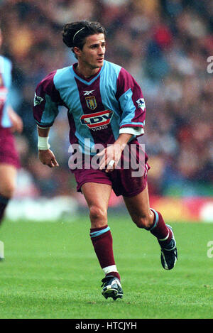 BENITO CARBONE ASTON VILLA FC 02 April 2000 Stock Photo - Alamy