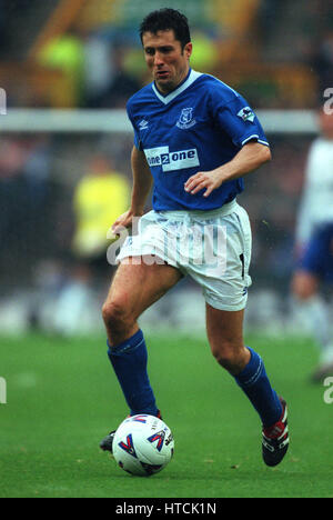 JOHN COLLINS EVERTON FC 24 October 1999 Stock Photo - Alamy