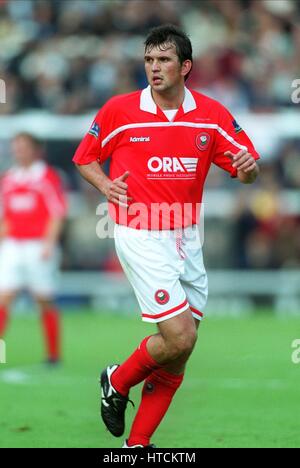 NEIL SHIPPERLEY BARNSLEY FC 10 November 1999 Stock Photo - Alamy
