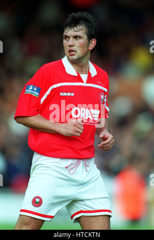 NEIL SHIPPERLEY BARNSLEY FC 10 November 1999 Stock Photo - Alamy
