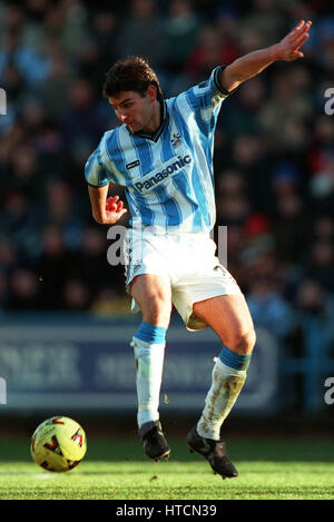 CHRIS BEECH HUDDERSFIELD TOWN FC 28 December 1999 Stock Photo - Alamy