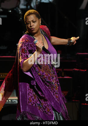 Lisa Fischer on stage at Love Rocks NYC! A Change is Gonna Come ...