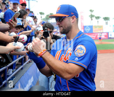 Port St Lucie, FL: New York Mets second baseman Marco Vargas (66 ...