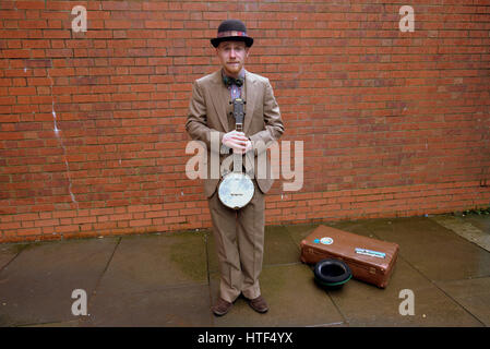 Lee Partridge actor and George Formby tribute act and busker Stock ...