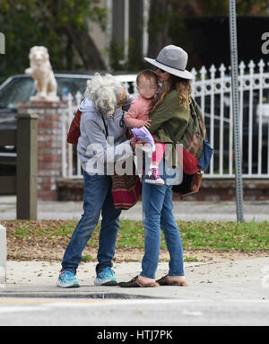 Rachel Bilson goes to lunch with her mother and daughter Briar Rose ...