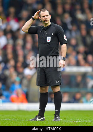 Tim Robinson, referee Stock Photo - Alamy