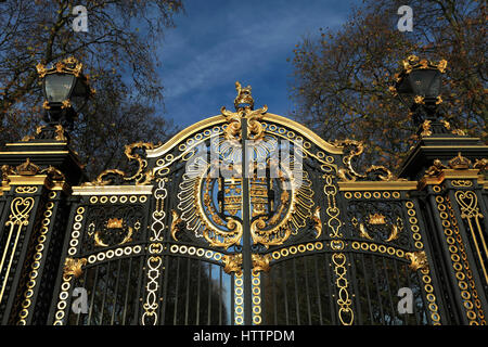 Ornamental Gold Wrought Iron Gates to Green Park London Stock Photo - Alamy