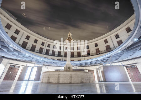 Plaza Redonda, Public round square long exposure in Valencia Stock ...