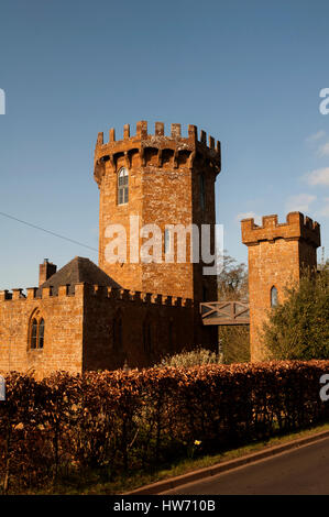 England Warwickshire Edgehill, Castle Inn, overlooking civil war ...