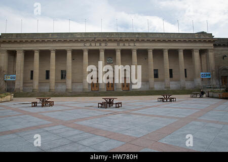 caird hall concert auditorium pillars dundee Stock Photo - Alamy