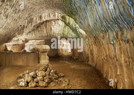 France, Loir et Cher, Troo, Terrace of a Cave house Stock Photo - Alamy