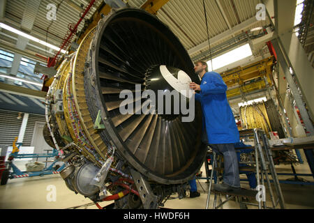 maintenance of jet engines at schiphol Stock Photo - Alamy