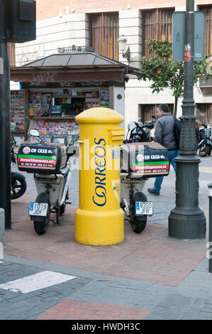Madrid, Spain. Post box Stock Photo - Alamy