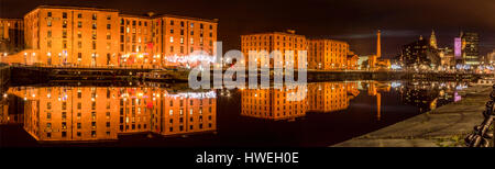 Photograph at night of the Albert Dock, Liverpool Stock Photo - Alamy