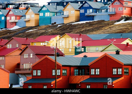 colourfull houses in Longyearbyen, Norway, Svalbard, Svalbard Inseln ...