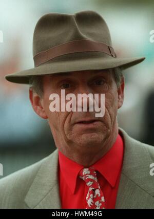 JACK BERRY RACE HORSE TRAINER 11 November 1997 Stock Photo - Alamy