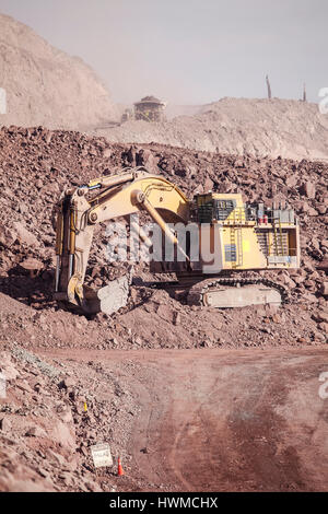 Big shovel loading of copper ore near to pickup truck Stock Photo - Alamy