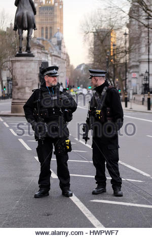 London Metropolitan Police firearms officers baseball cap Stock Photo ...