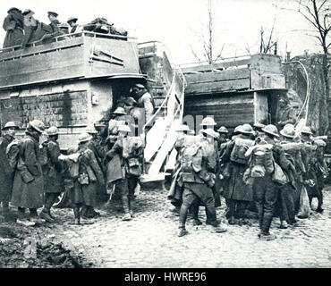 WW1 - London Buses at the Front Stock Photo - Alamy