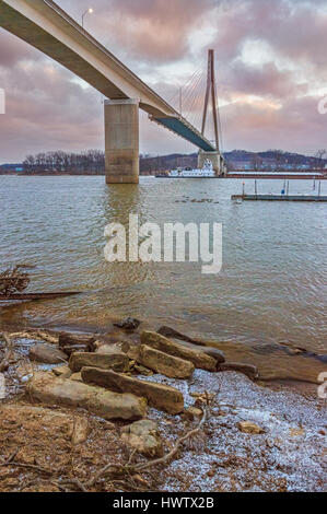 East Huntington bridge, Huntington, West Virginia Stock Photo - Alamy