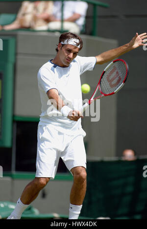 ROGER FEDERER SWITZERLAND WIMBLEDON 22 June 2005 Stock Photo - Alamy